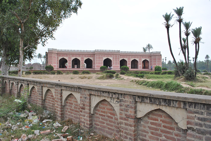 Nur Jahan Tomb, Lahore, Pakistan